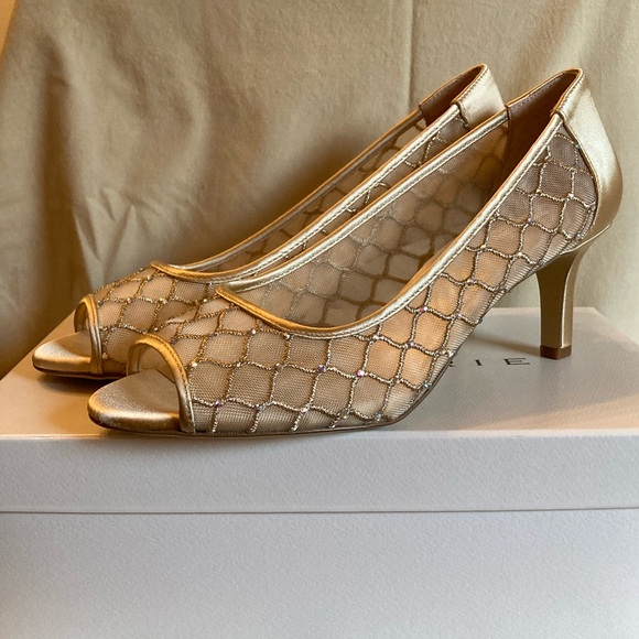 Alex Marie | Shoes | New Alex Marie Gold Bessika Pumps | Poshmark